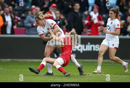 England's Sarah Bern during the Women's Rugby World Cup semi-final ...