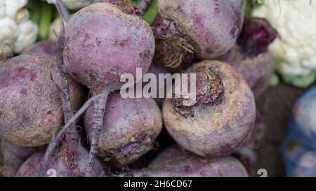 ¸Fresh, ruby red beetroot ready for a variety of delicious dishes ...