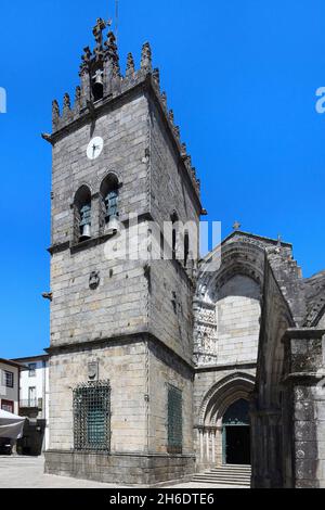 Largo da Oliveira with Nossa Senhora da Oliveira Church and Gothic ...