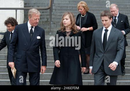 Margaret Thatcher's family including her children and grandchildren are ...