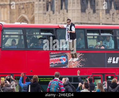 Magician, Dynamo launches new partnership with Pepsi MAX by levitating ...