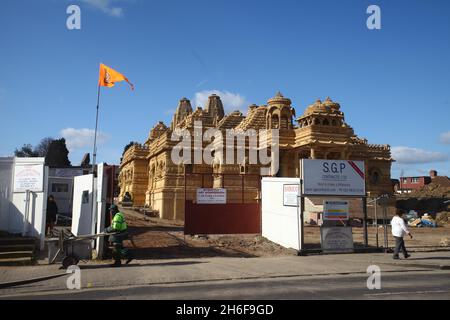 Shree Sanatan Hindu Mandir Hindu Temple Wembley Stock Photo - Alamy