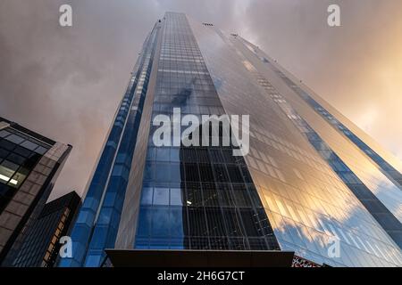 commercial skyscraper 22 Bishopsgate, London, offices of RGA, Statkraft ...