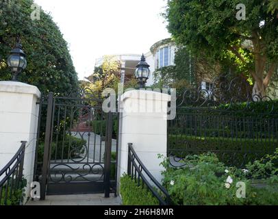 Gene Barry In Beverly Hills 9/14/1978 Credit: Ralph Dominguez ...