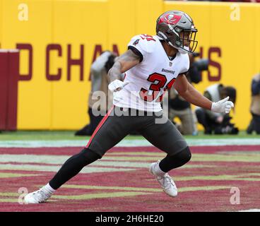 Tampa Bay Buccaneers safety Antoine Winfield Jr. (31) tackles Arizona Cardinals tight end Trey ...