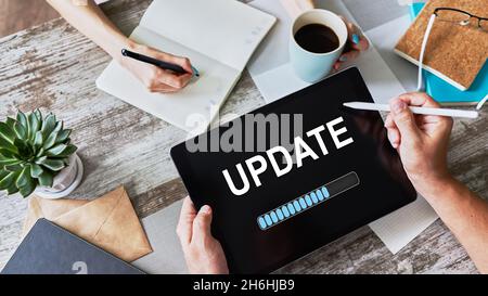 Update status bar on device screen. Software development and technology ...