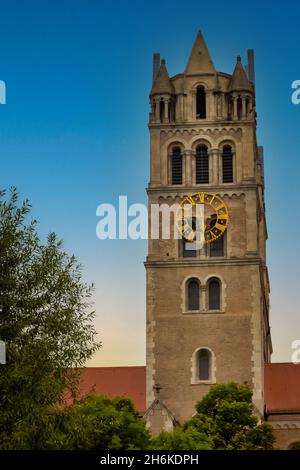 View of the Isar with St. Maximilian Church in the background, Munich ...