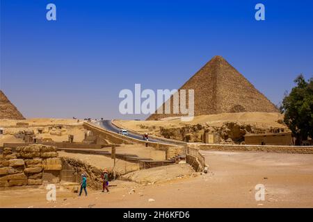 Great Pyramid of Giza in Kairo, Egypt Stock Photo - Alamy