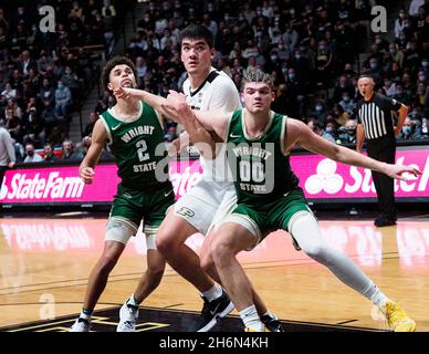 Wright State guard Tanner Holden (2) celebrates with teammates after ...