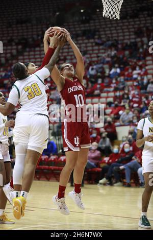 Aleksa Gulbe during an NCAA college basketball game against Tennessee ...