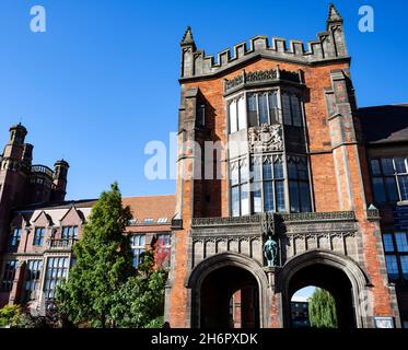 Newcastle University Kings Gate building, Newcastle-upon-Tyne, England ...