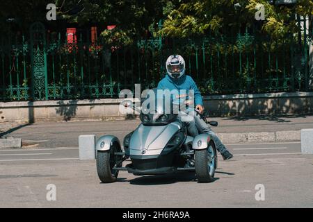 Motorcycle helmet on fence in desert Stock Photo - Alamy