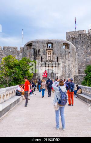 Vrata od Pila, Pile Gate, Dubrovnik, Croatia Stock Photo - Alamy