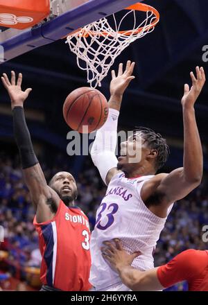 Kansas forward David McCormack (33) during the second half of an NCAA ...