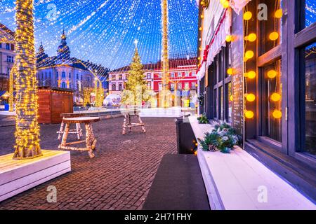 Cluj, Transylvania - Night scene with Christmas Market in Romania ...
