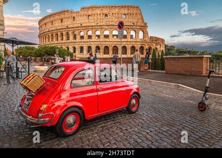 Fiat 500 picnic basket Stock Photo - Alamy