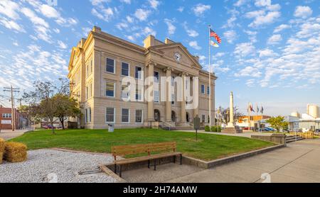 Olney, Illinois, USA - October 1, 2021: The Richland County Courthouse ...