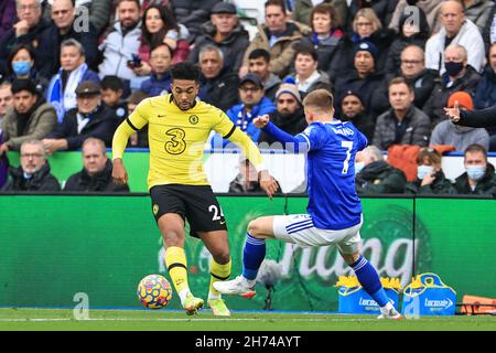 Reece James of Chelsea under pressure from Frenkie de Jong of Barcelona ...