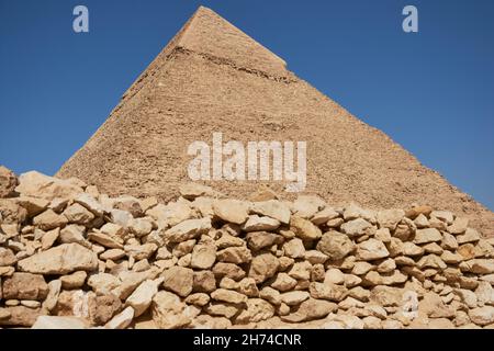 Pyramid of Khafre (also read as Khafra, Khefren) or of Chephren is the ...