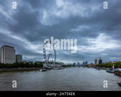 City Hall, Embankment / River Thames, London Stock Photo - Alamy