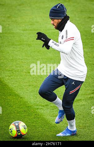 Neymar Jr and Neymar Jr of Paris Saint-Germain in action during the ...