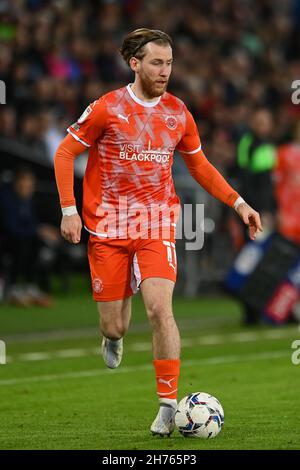 Josh Bowler #11 of Blackpool in action during the game Stock Photo - Alamy