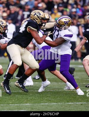 Washington Huskies tight end Devin Culp (83) makes a catch for a ...