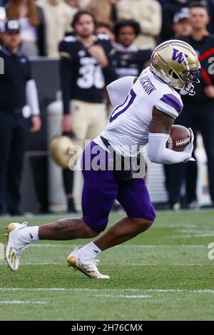 Washington wide receiver Giles Jackson (0) celebrates after scouring a ...