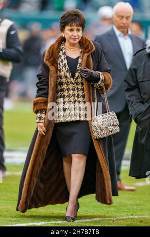 New Orleans Saints owner Gayle Benson walks on the field before an NFL ...