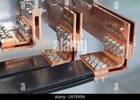 electrical connection with copper bars of a very high voltage ...