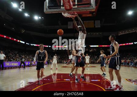 Southern California Trojans forward Chevez Goodwin (1)] dunks the ball ...