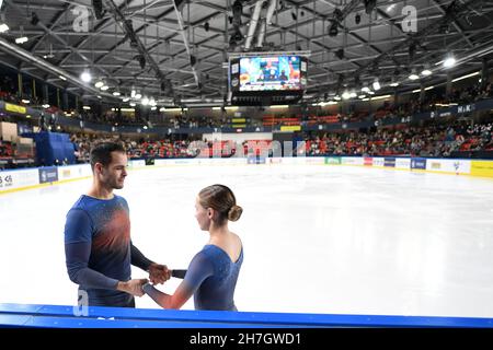 Ioulia CHTCHETININA & Mark MAGYAR (Hungary), during pairs free program ...