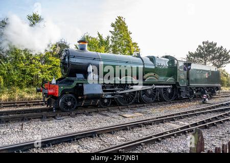 GWR Hall Class "Foremarke Hall" steam locomotive at Broadway station ...
