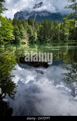 The Badersee Lake in Grainau, Garmisch-Partenkirchen, Werdenfels ...