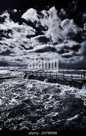 Dee Why Beach rock pools Stock Photo - Alamy