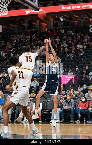 Gonzaga center Chet Holmgren (34) play against Pepperdine during an ...