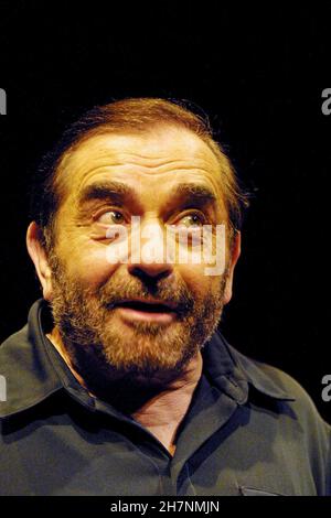 Henry Woolf (Man) in MONOLOGUE by Harold Pinter at the Cottesloe ...