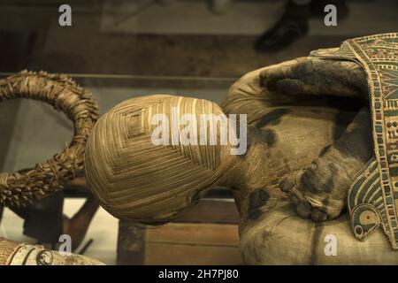 Egyptian mummy close up detail Stock Photo - Alamy