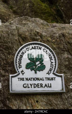 BETHESDA, WALES – OCTOBER 7 2020: National Trust Sign for Glyderau ...