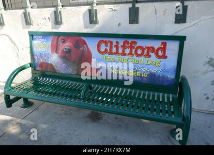 CLIFFORD THE BIG RED DOG, US poster, center: Clifford, 2021 ...