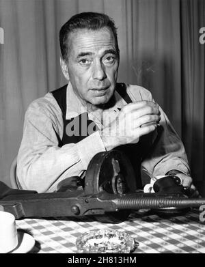 Humphrey Bogart in The Petrified Forest film trailer Stock Photo - Alamy