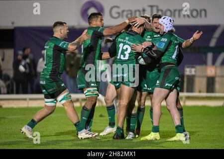 Shayne Bolton of Connacht celebrates scoring with Cathal Forde of ...