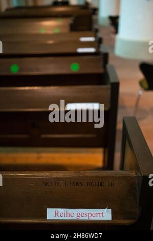 24 November 2021, Lower Saxony, Lüneburg: The St. Johannis church is ...