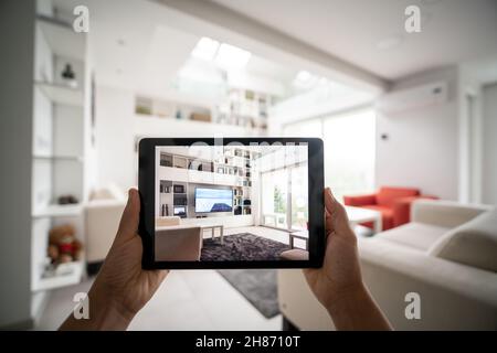 Decorating Apartment with Augmented Reality Interior Design Software ...