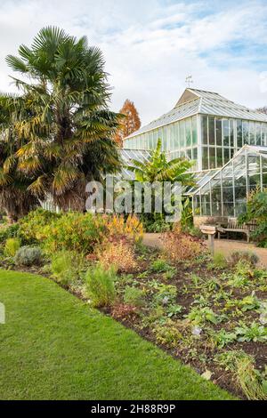 Greenhouses, growing houses and glass houses located in the Cambridge ...