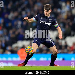 Declan Rice of West Ham controls the ball during the Premier League ...