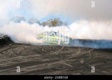 Tread Mania Burnout Event, Heathcote Park Raceway, Victoria, Australia ...
