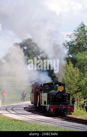 "Isibutu" and Surrey County Council GP39 head for the Terminus from Oak ...