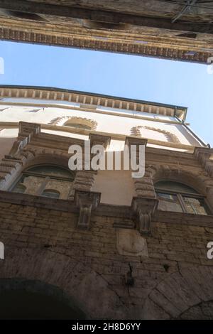 Old Town, Piazza Ignazio Danti square, Goldsmith shop, Perugia, Umbria ...