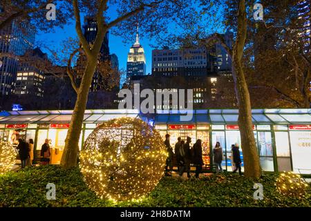 Christmas, decoration, Empire State Building, Manhattan, New York, USA ...